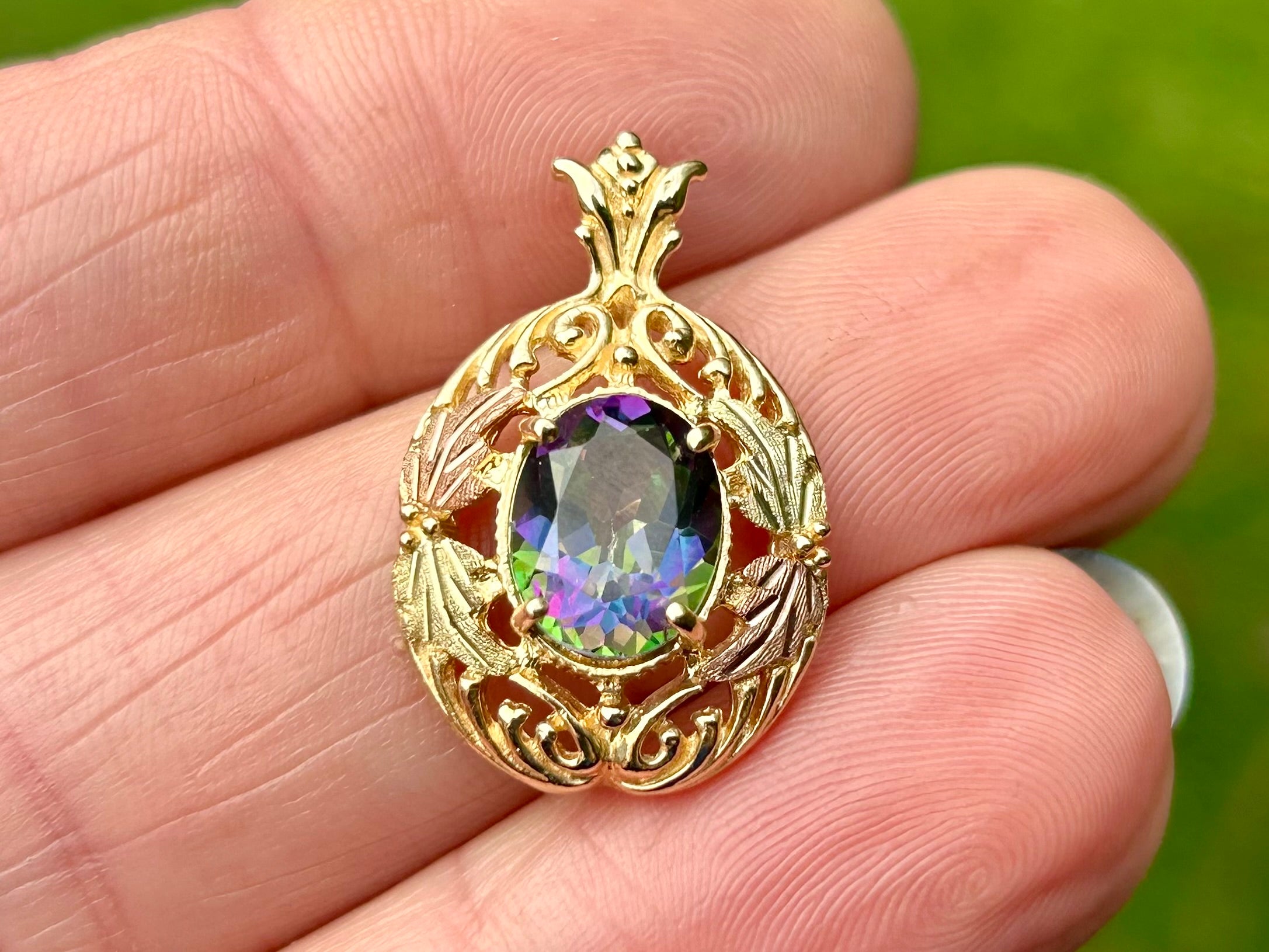9ct Gold Mystic Topaz Pendant – Ring-Life